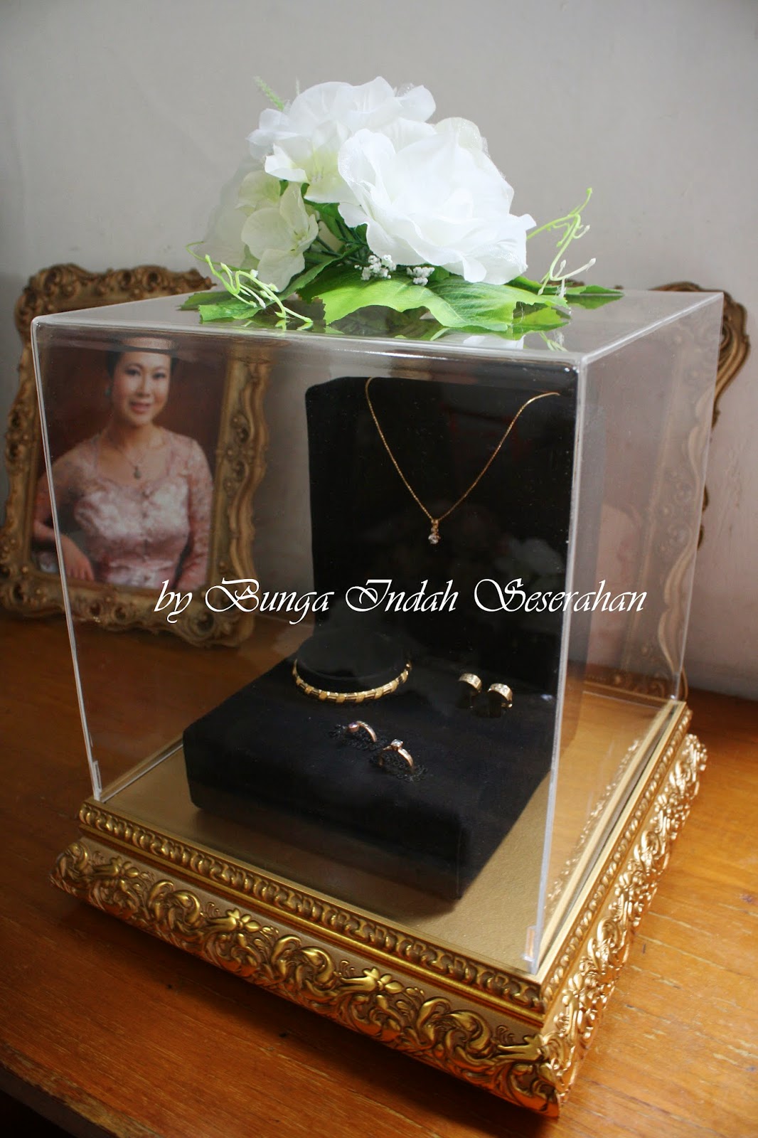 Bunga Indah Seserahan: Kotak Perhiasan 1
