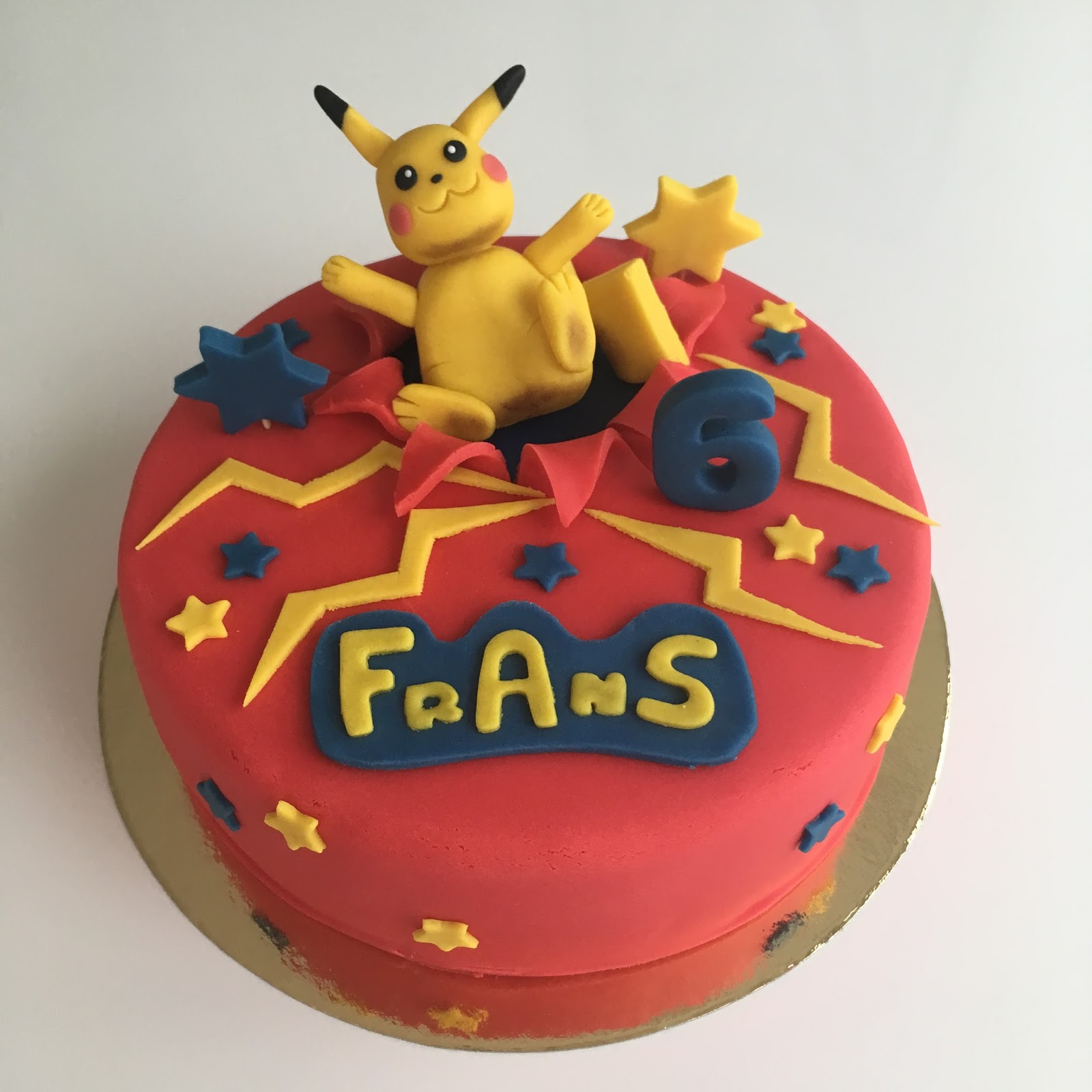 Petran kakkumuru: Pokémon-kakku