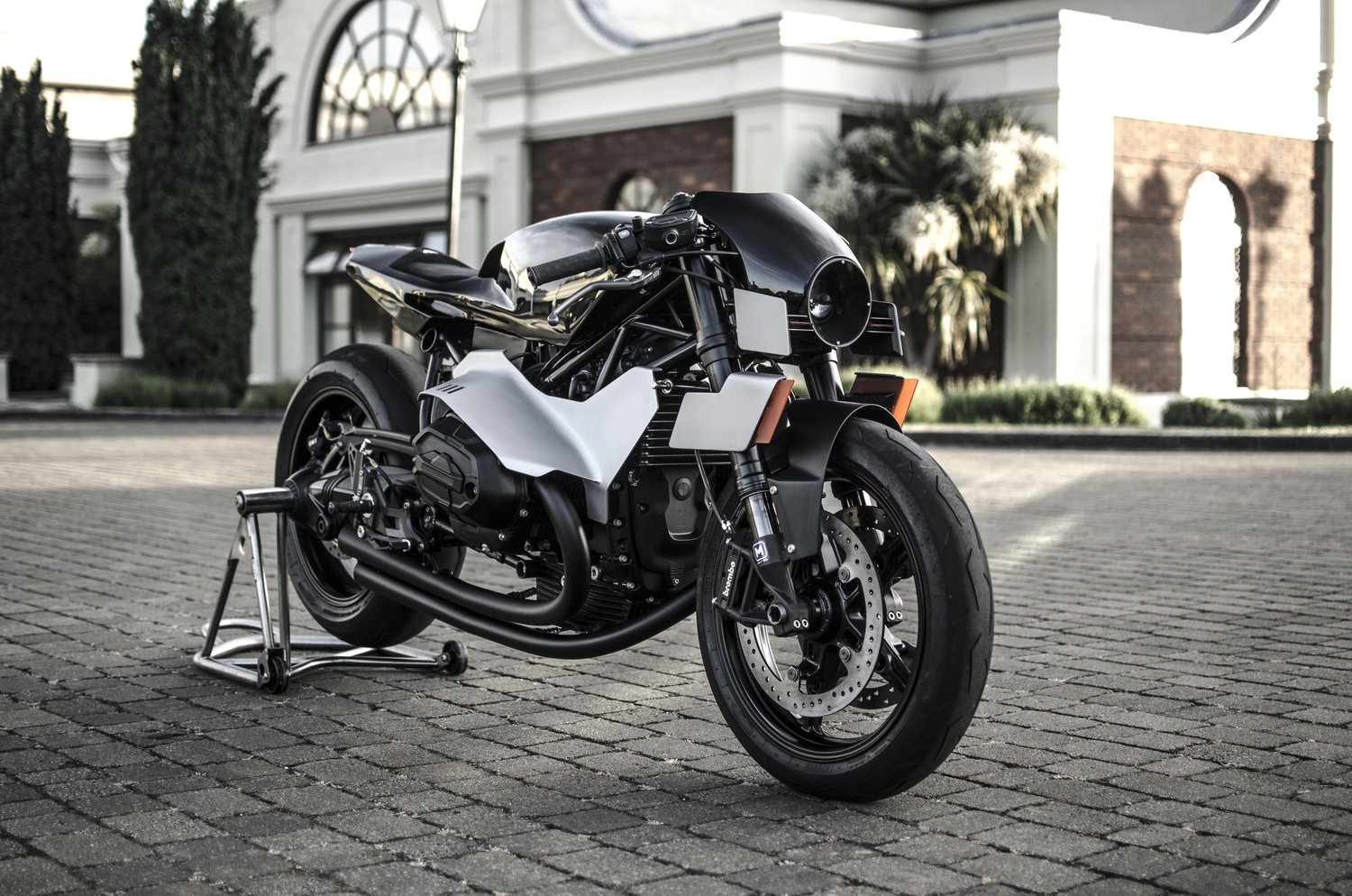 Auto Fabrica |TYPE 18 - RocketGarage - Cafe Racer Magazine