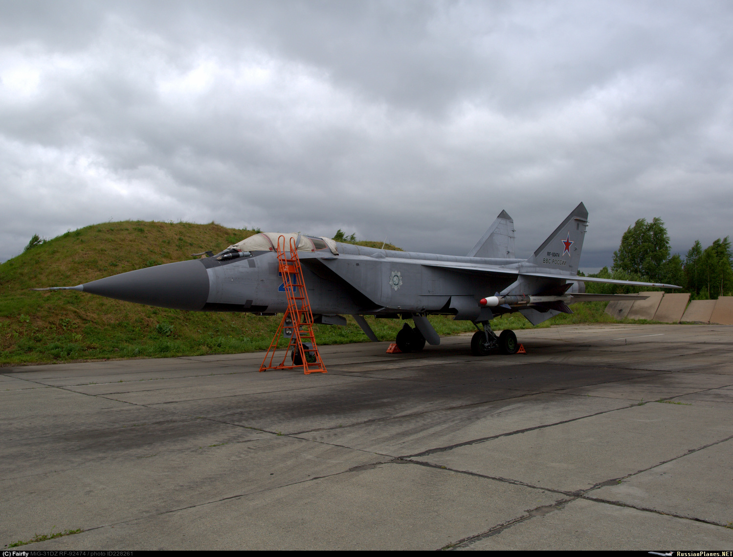 Historia y tecnología militar: MiG-31 con misil R-40