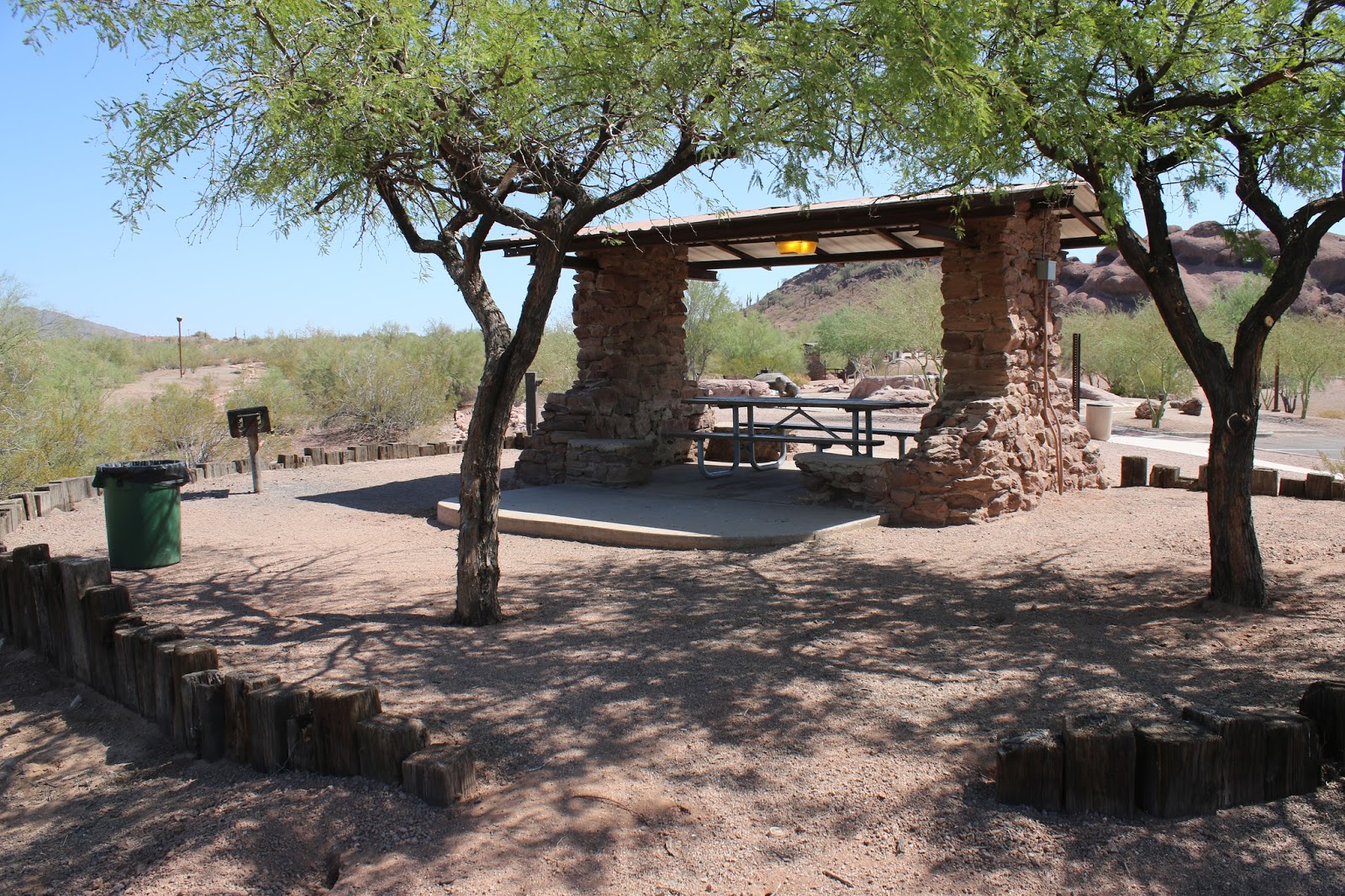 gjhikes.com: Papago Park Nature Trail