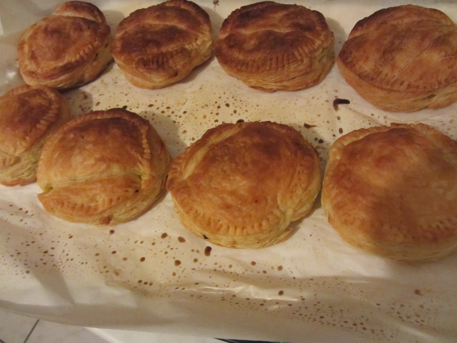 COCOBELLA BALLERINA: In The Kitchen: MINI BEEF CURRY PIES