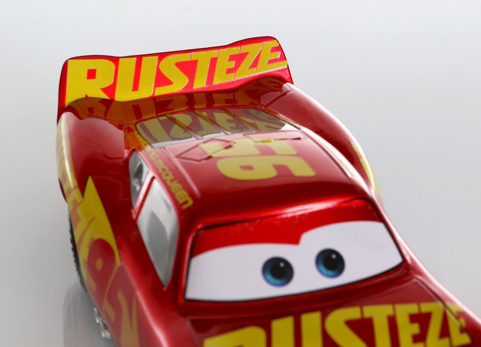 Dan the Pixar Fan: Cars 3: Rust-Eze Racing Center Lightning McQueen (By ...