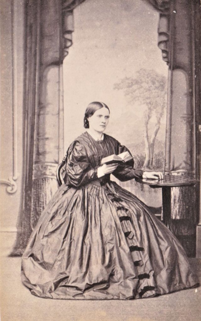 30 Elegant Photos Show the 1860s Women’s Dress Styles ~ Vintage Everyday