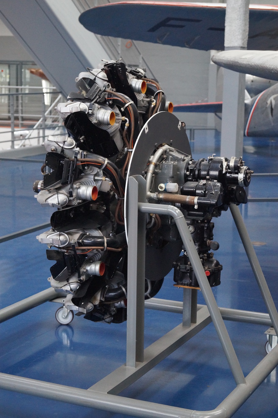 Plastic Models on the Internet: Engine walkaround vol.25 : BMW132