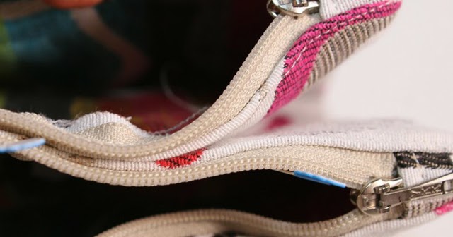 Threading My Way: Showcasing ~ Add Extra Pockets to any Bag ~ Tutorial