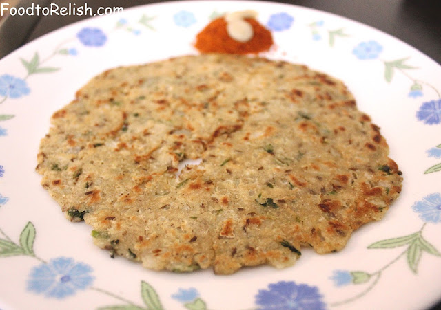 Jowar Onion Roti / Sorghum Onion Roti / Jola and Onion Rotti