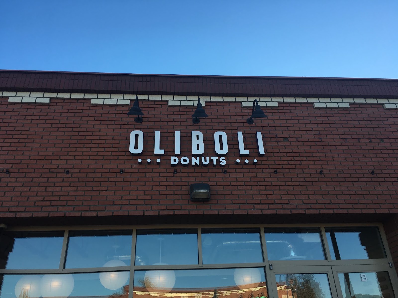 The Rae's: Oliboli Donuts!