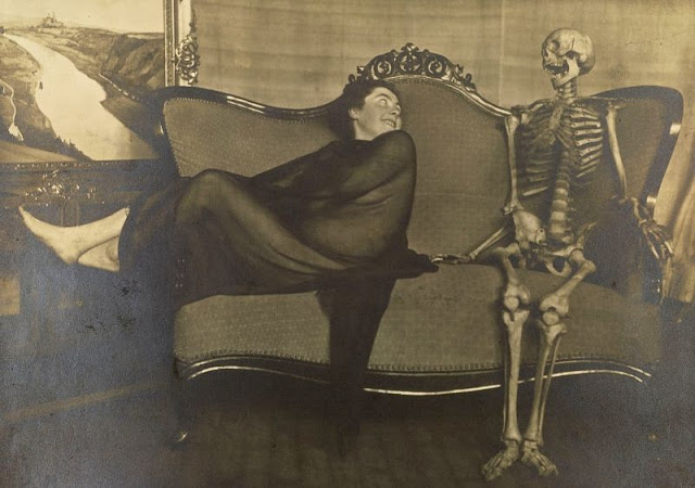 Surreal Photographs of 'Lady Dancing With Skeleton' in the Early 1920s ...