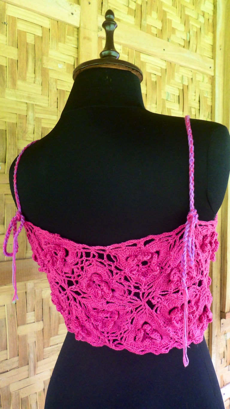 A Simple Triangle Motif Top