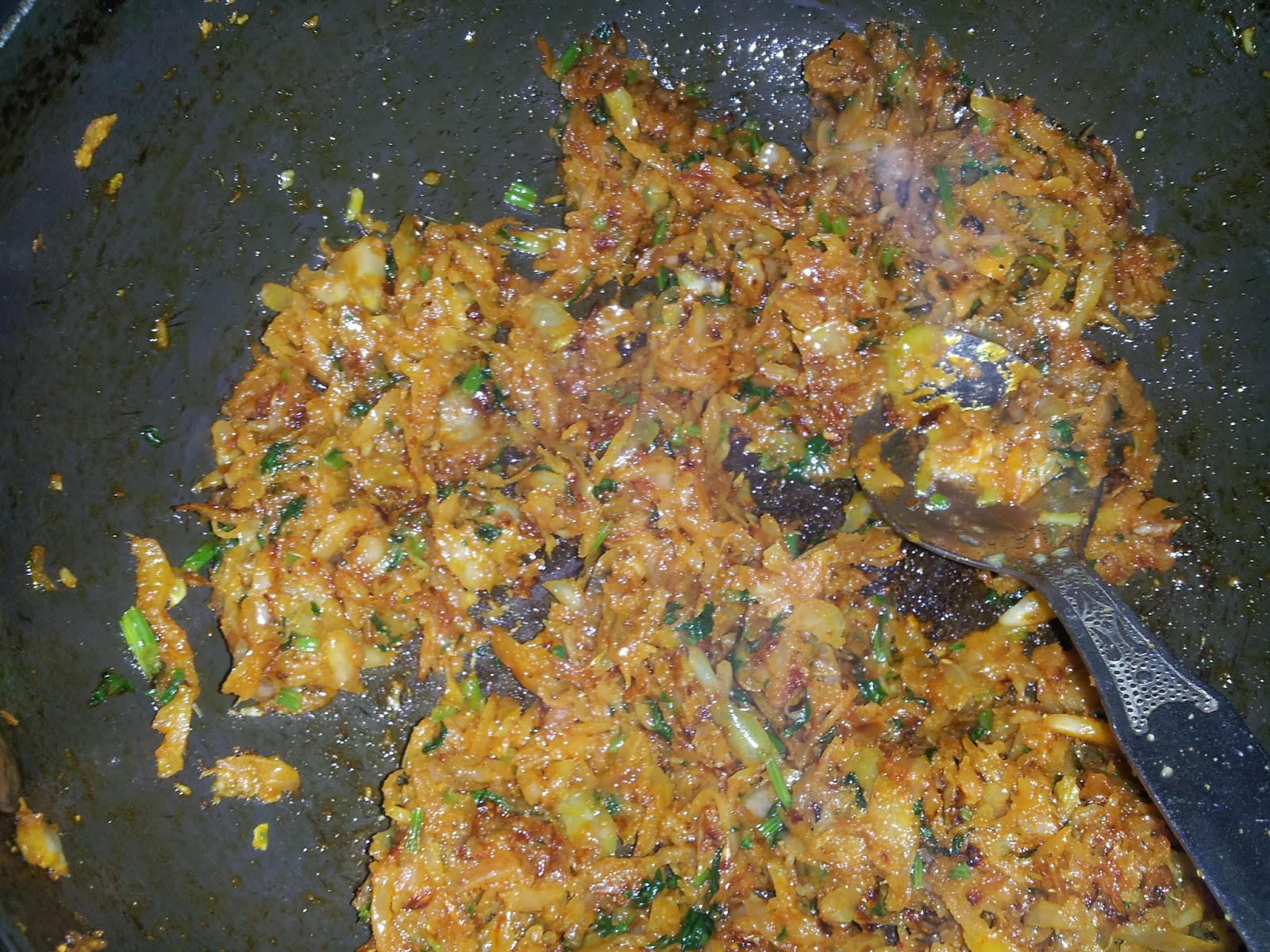 rashmi satishraju's kitchen: MULANGI PAROTA/ MOOLI KA PARATA/RADDISH PARATA