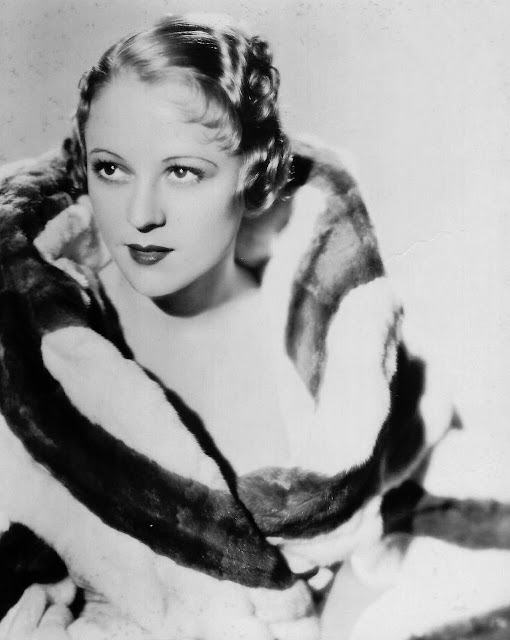 It's The Pictures That Got Small ...: THE MONDAY GLAMOUR 15!