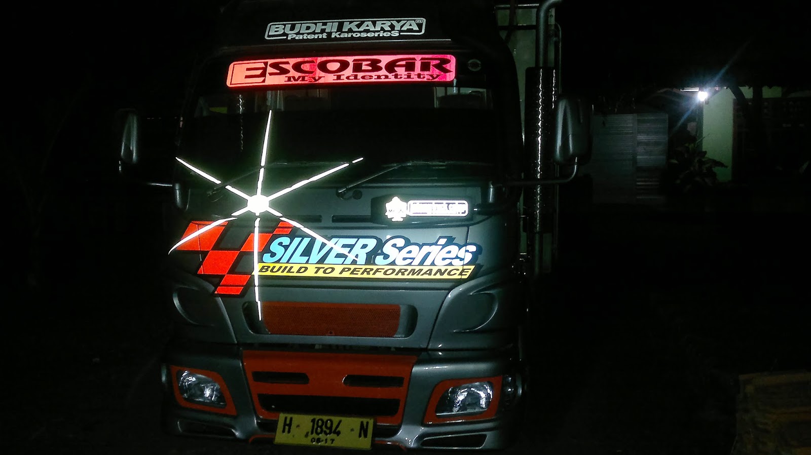 Cutting Sticker: Cutting Sticker Truck