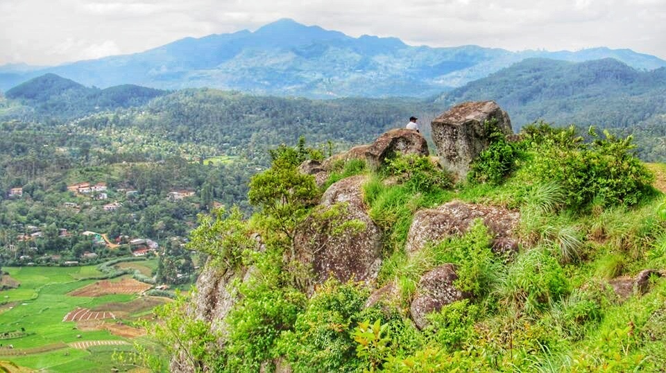 The Travel Guider Sri Lanka: Porawagala view point