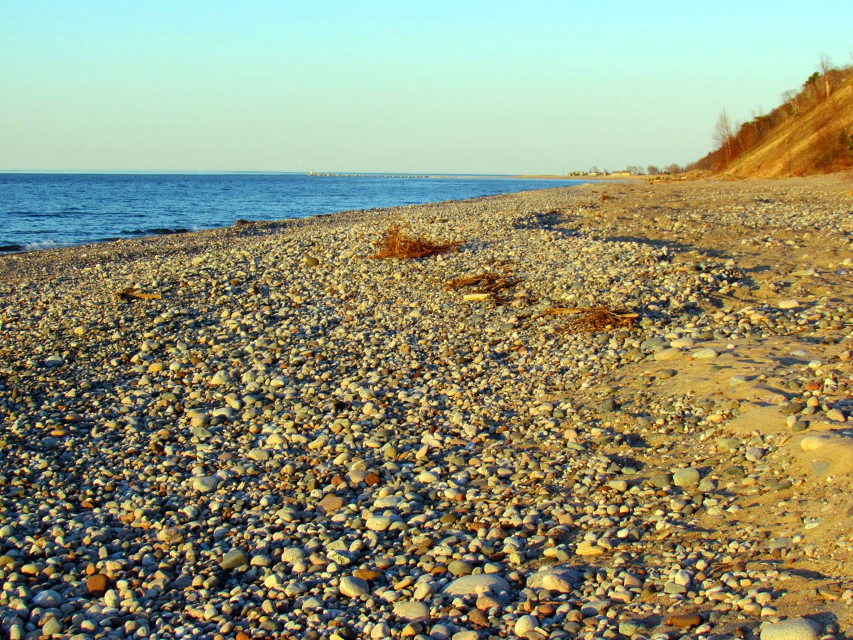 The Agatelady: Adventures and Events: Grand Marais Spring Beach