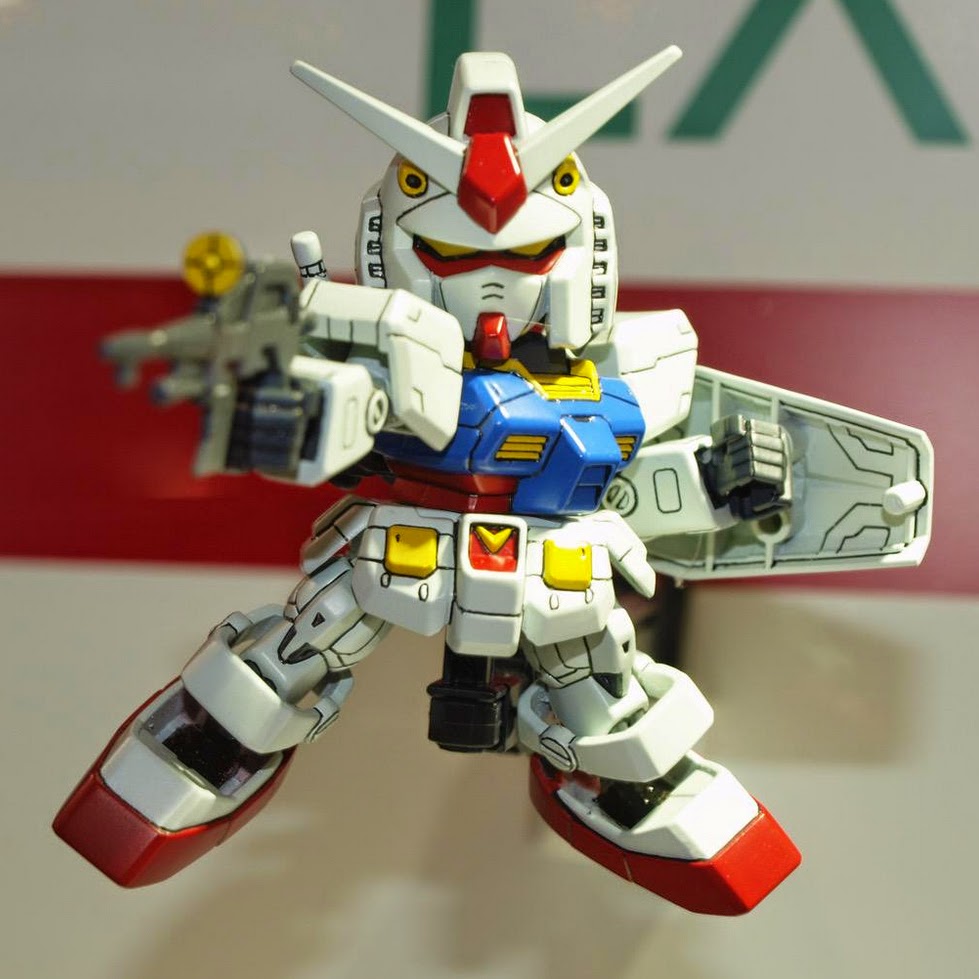 Gundam Family: SD Gundam EX-STANDARD : RX-78-2 Gundam On Display ...