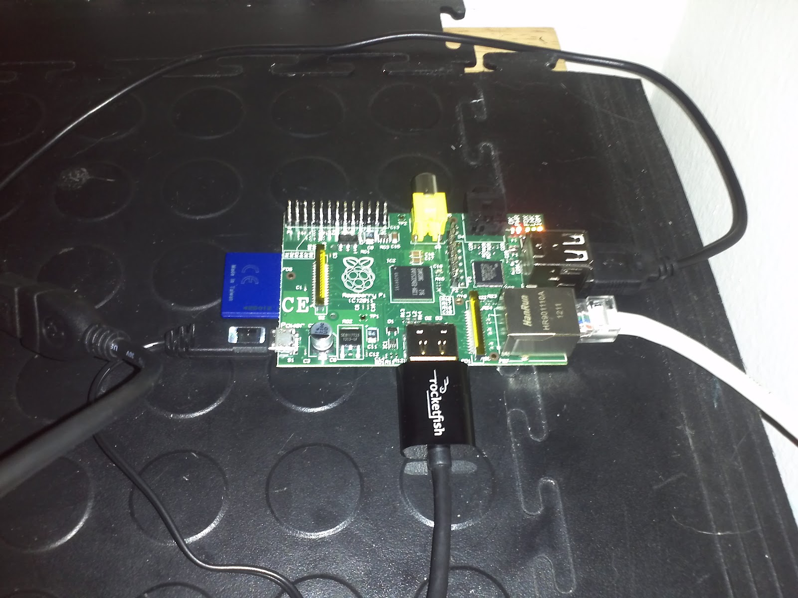 Man And Machine Motorola Lapdock And Raspberry Pi