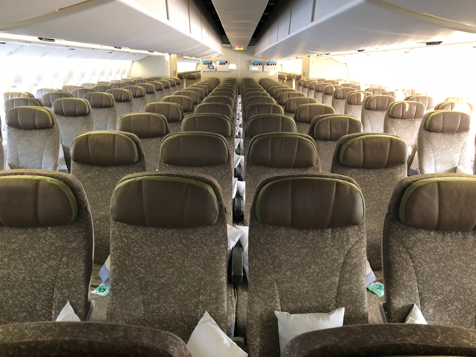 【飛行紀錄】長榮航空 BR68 經濟艙 BKK-TPE - 曼谷新航銀刃貴賓室 SILVERKRIS LOUNGE