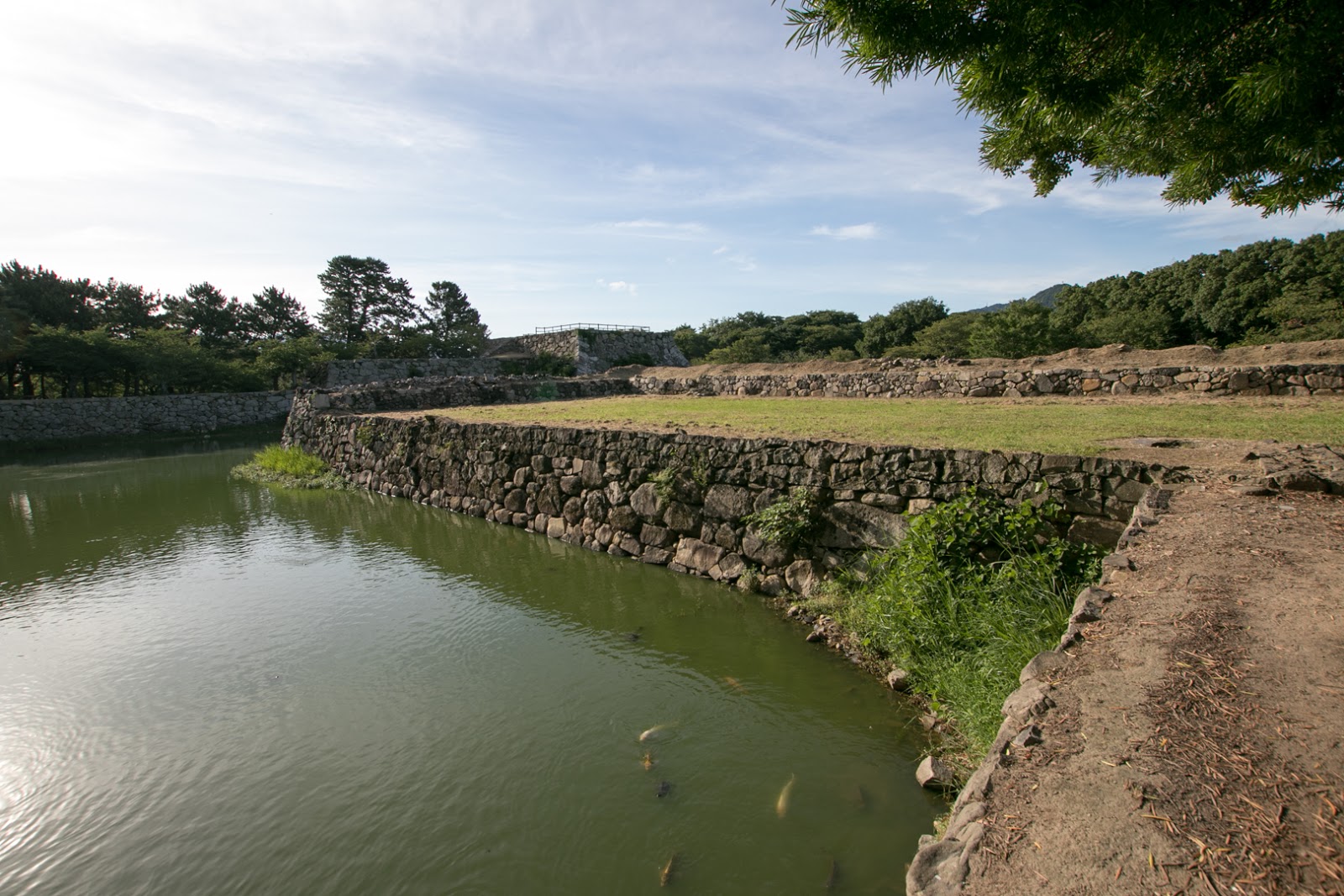 Hagi Castle -Beautiful combination of mountain, sea and stone walls ...