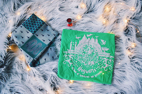 Over The Moony: Battle of the Boxes | Harry Potter Edition