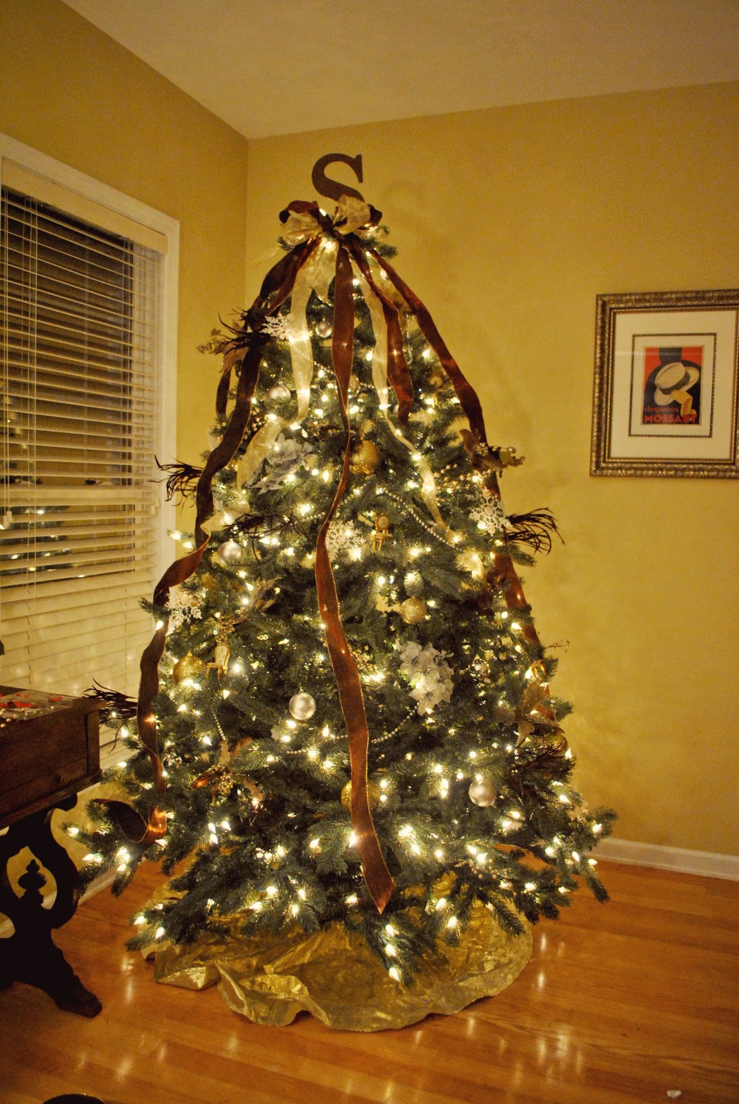 Mandy with Multiples: 25 Days of Christmas - (2) - DIY Monogram Tree Topper