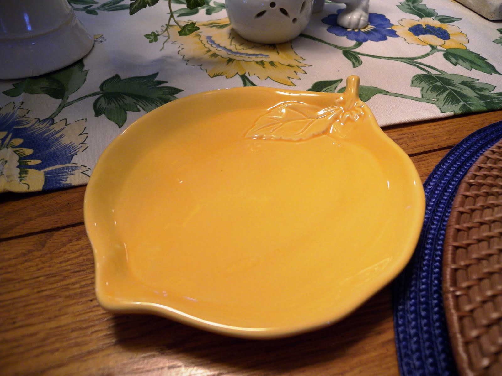 Adrift On The Lake: A Twist of Lemon Tablescape