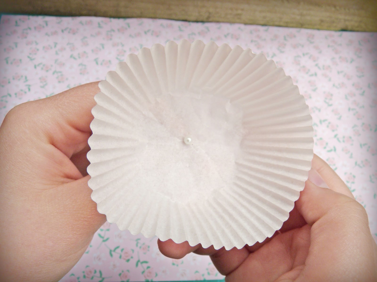 Belle and Blue: Cupcake case table decoration.