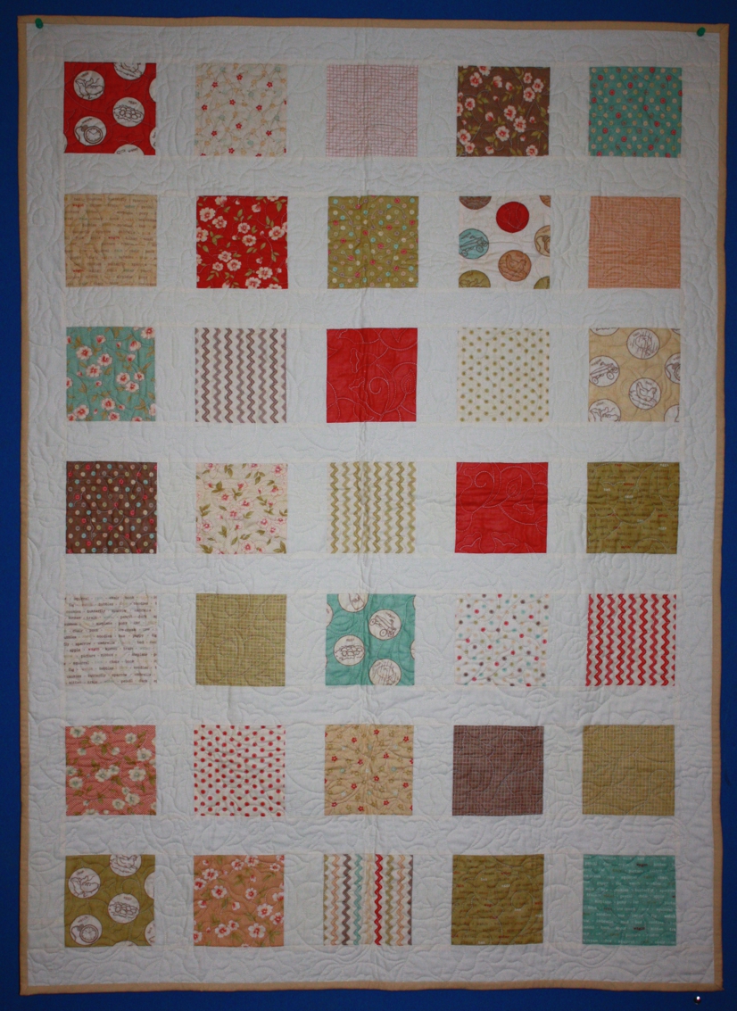 twisted.stitchers.MO: Charm Pack Baby Quilt
