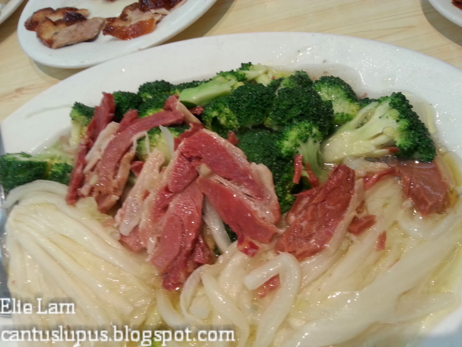 Hong Kong Eats: Spring Deer Restaurant & Cafe De Coral - CANTUSLUPUS.COM