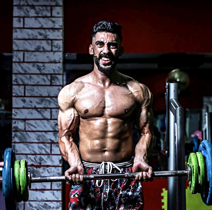 world bodybuilders pictures: beautiful lahore bodybuilder rana zorain ...