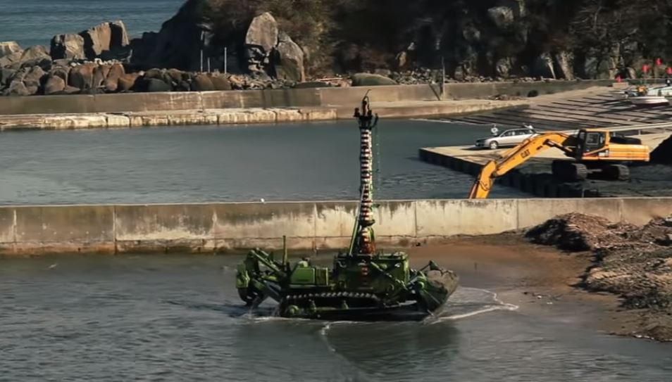 Just A Car Guy: radio controlled underwater Komatsu D155W bulldozers ...