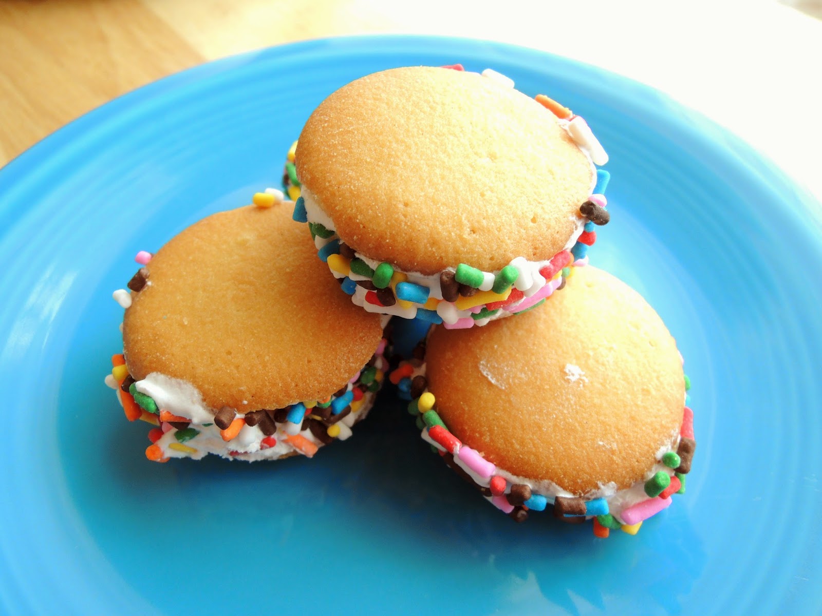 Holly Goes Lightly: Mini Ice Cream Sandwiches