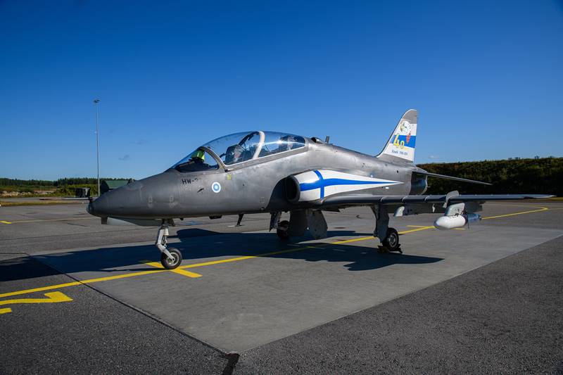 Finnish Air Force, Midnight Hawks celebrate 40-year service of Hawk in ...