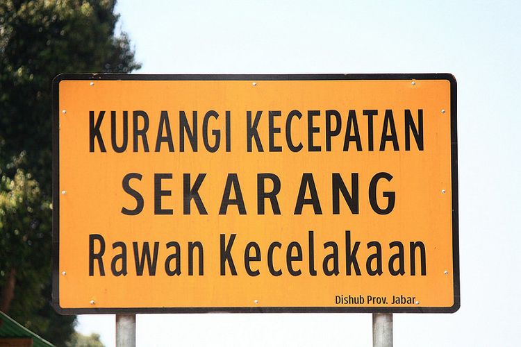 Ini Lho Fungsi dan Warna Rambu Lalu Lintas Sesuai Aturan - taugitu.com