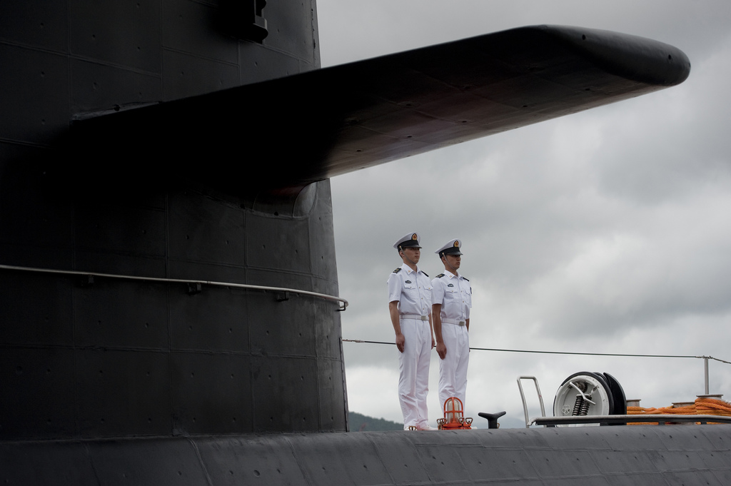 Admiral Mike Mullen Inspects Chinese Yuan Class Submarine | Chinese ...