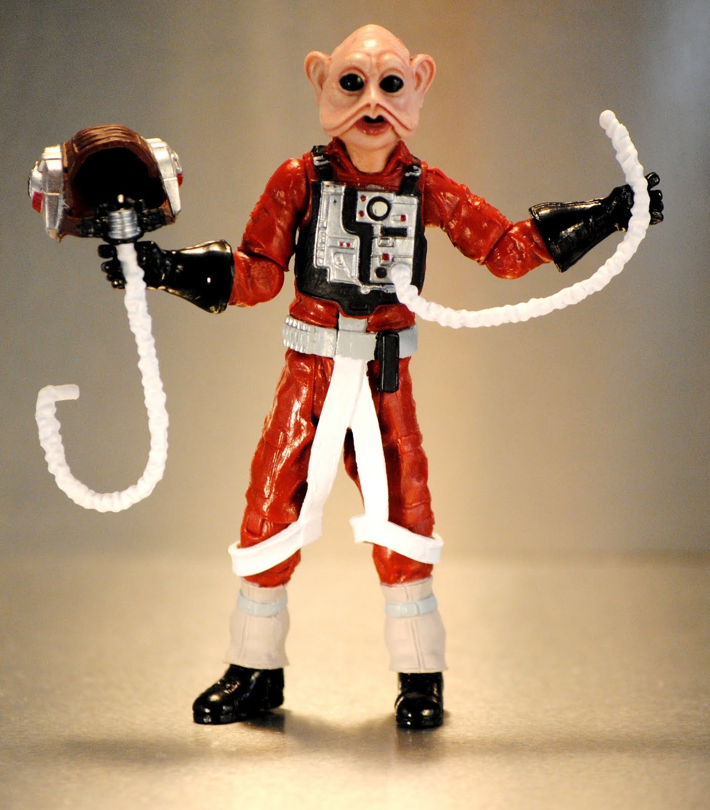 ACTION FIGURE EMPIRE: Ten Numb and Nien Nunb: Comfortably Nunb!