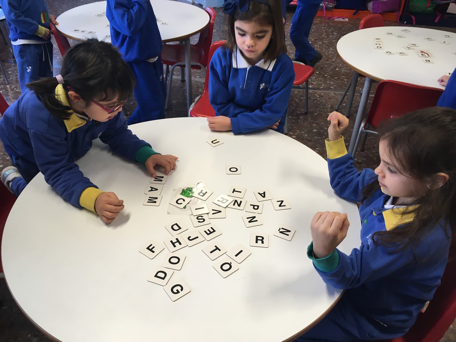 DOLPHINS, SEAHORSES AND TURTLES: JUGANDO CON LAS PALABRAS - Dolphins