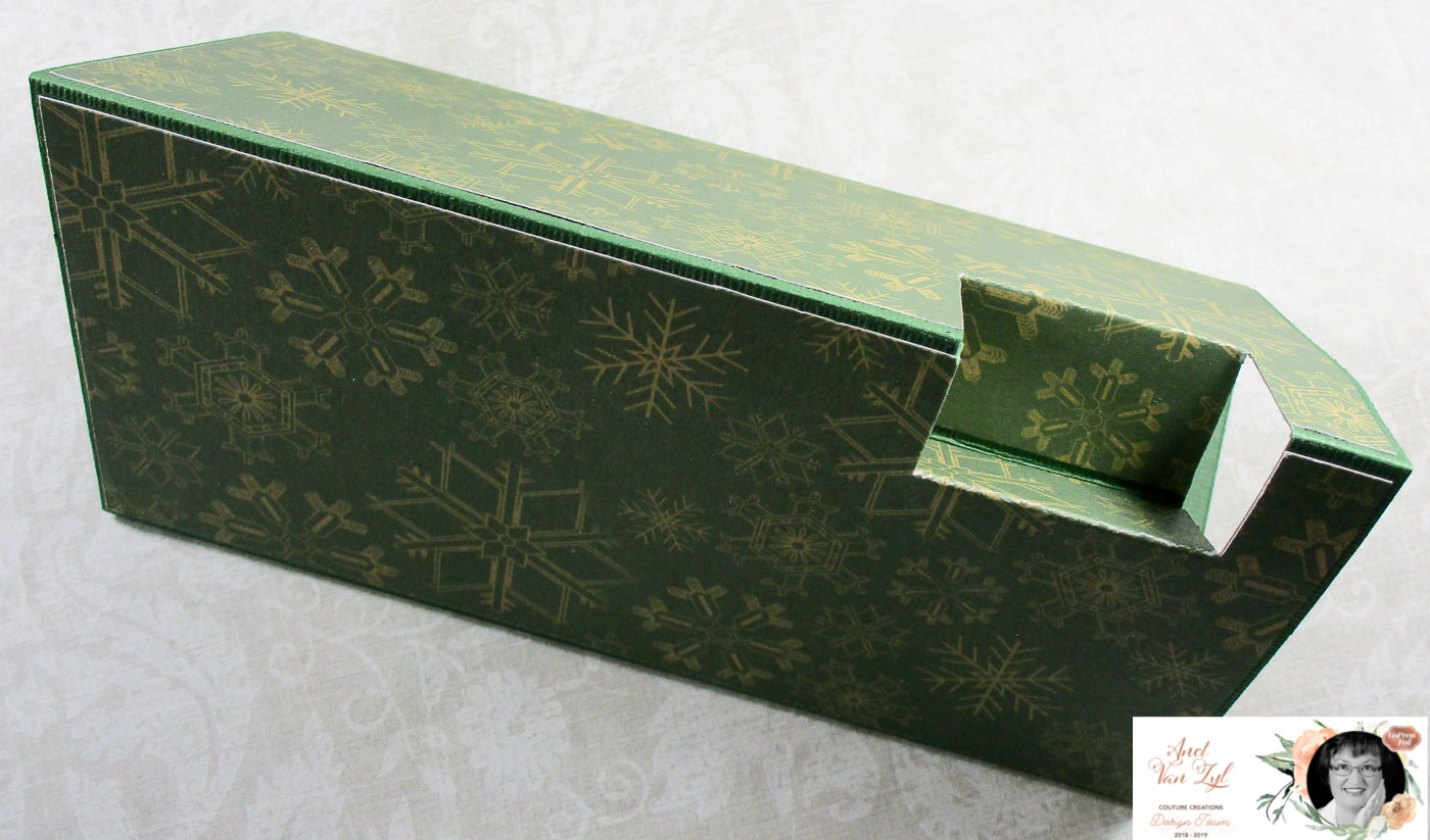 Awesome Parcel Card with Anet - Couture Creations