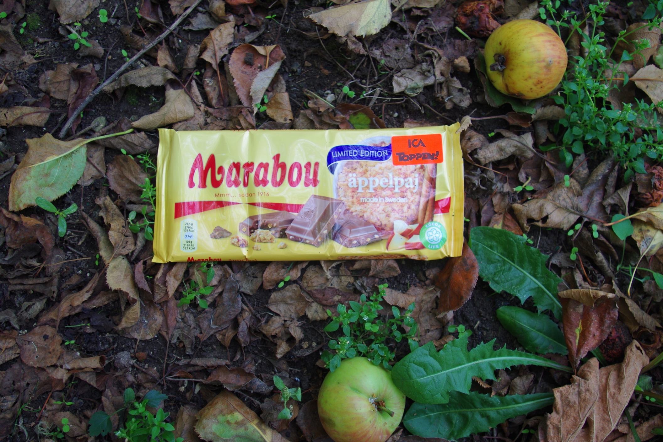 Млечен шоколад с вкус на ябълков пай - Marabou Applepaj Limited Edition ...