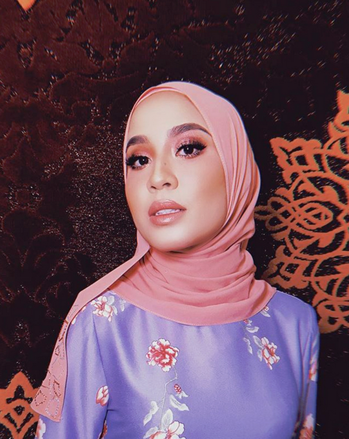 20 Gambar Cantik Bella Dally Sebagai Inspirasi Fesyen Bertudung
