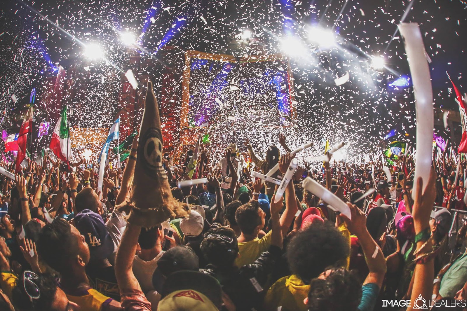 Cena Eletrônica Brasil: Você sabe o que é uma PVT? E uma Rave?