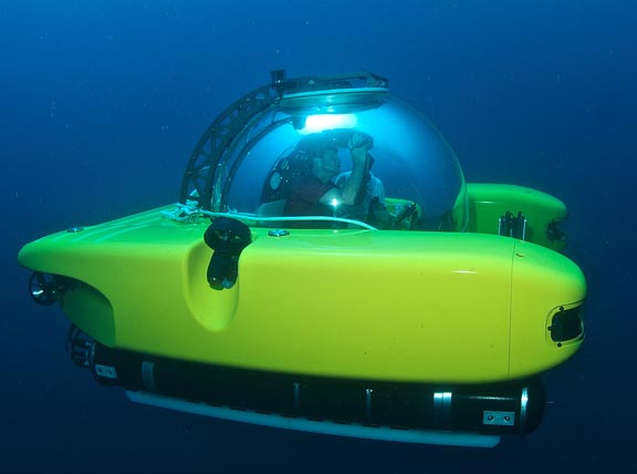 Manned Submarines in the Race to Ocean Bottom - Triton 36000, Virgin ...