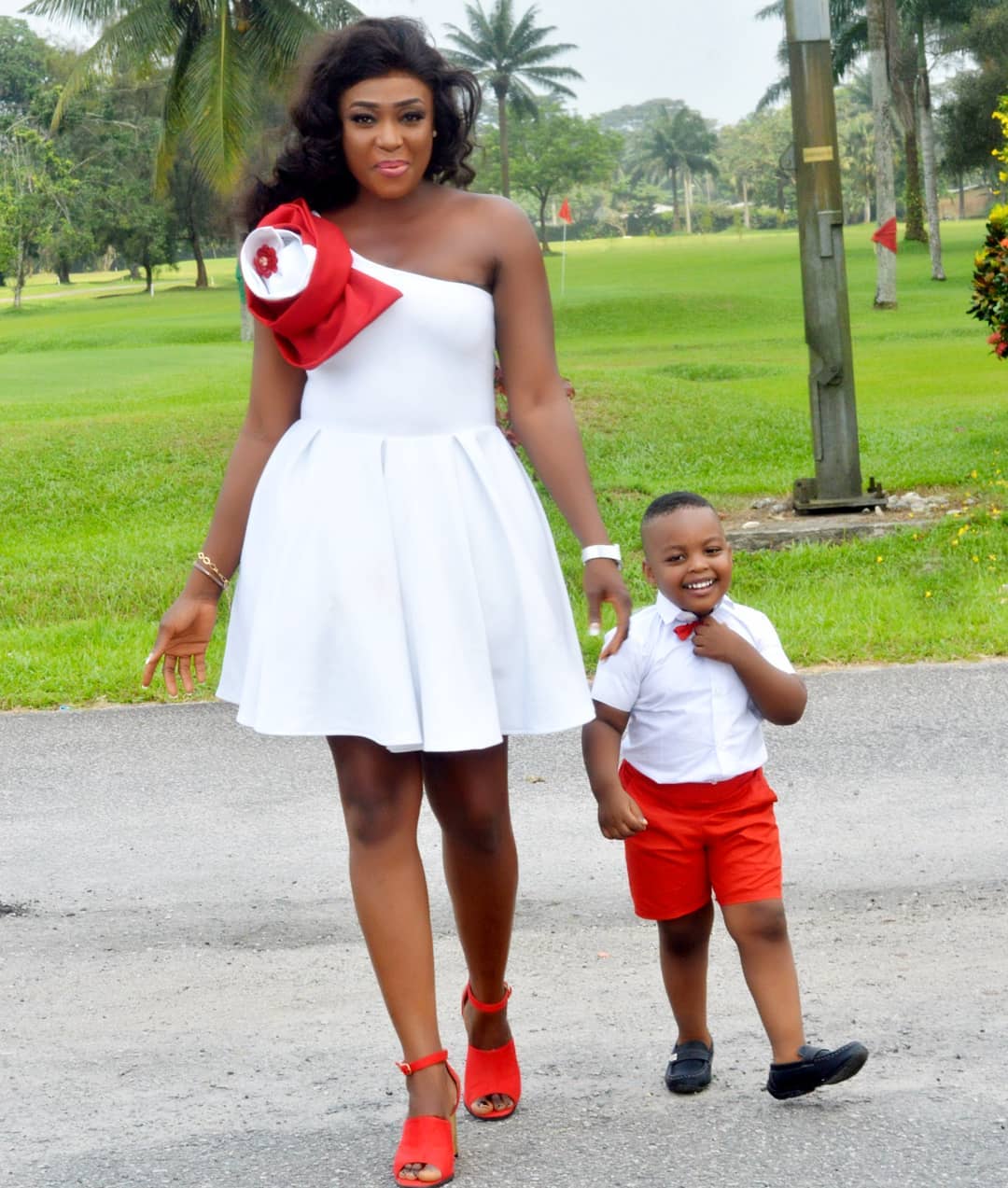 Lizzy Gold Onuwaje Instagram, Biography, Age, Married, Husband ...