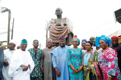 Ambode receives Awolowo family and unveils new 20-feet statue of PA ...