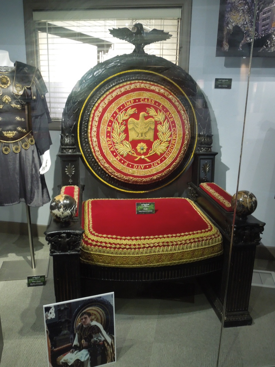 Hollywood Movie Costumes and Props: Commodus costume and throne from ...