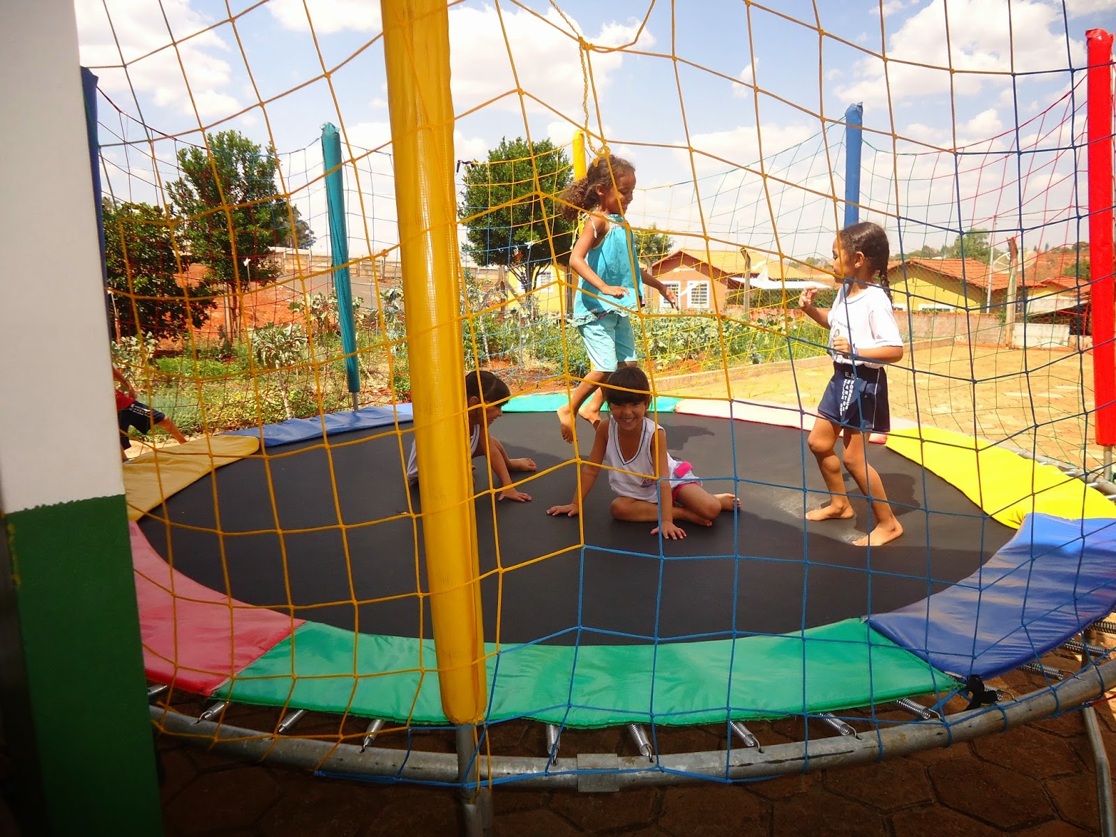 E.M. Zilca dos Santos Fonseca: Pula-Pula (Semana da Criança)