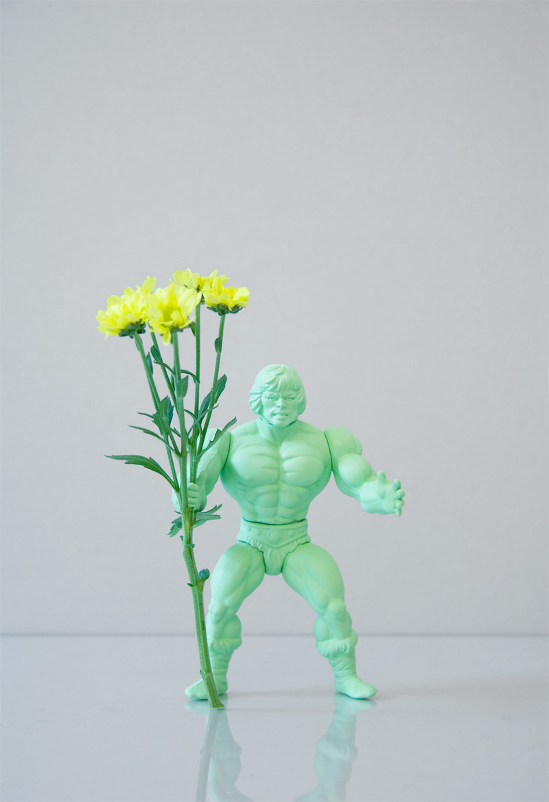 threadbare: DIY Inspiration: Neon Action Figures with Flowers