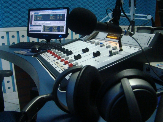 Sua Webrádio no ar: Tenha sua web rádio hoje mesmo - Fazemos toda a ...