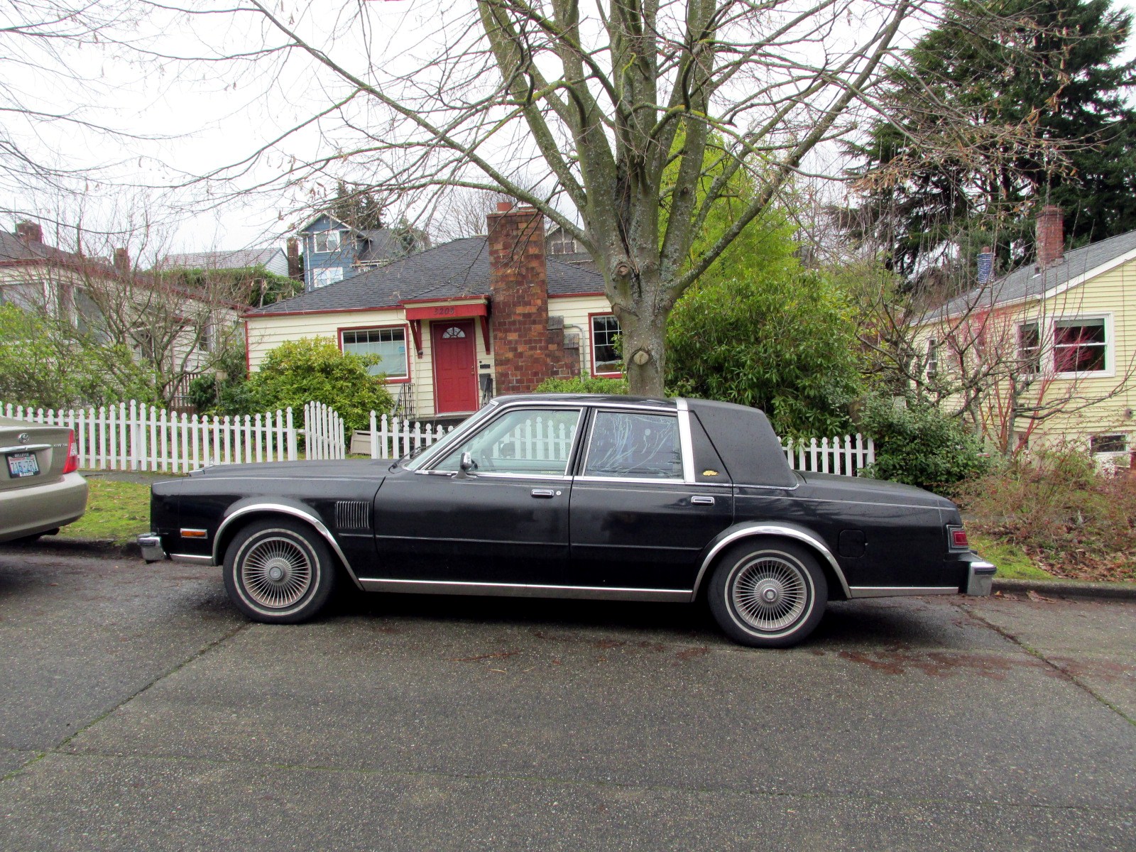 Seattle's Classics: 1985 Chrysler New Yorker 5th Avenue