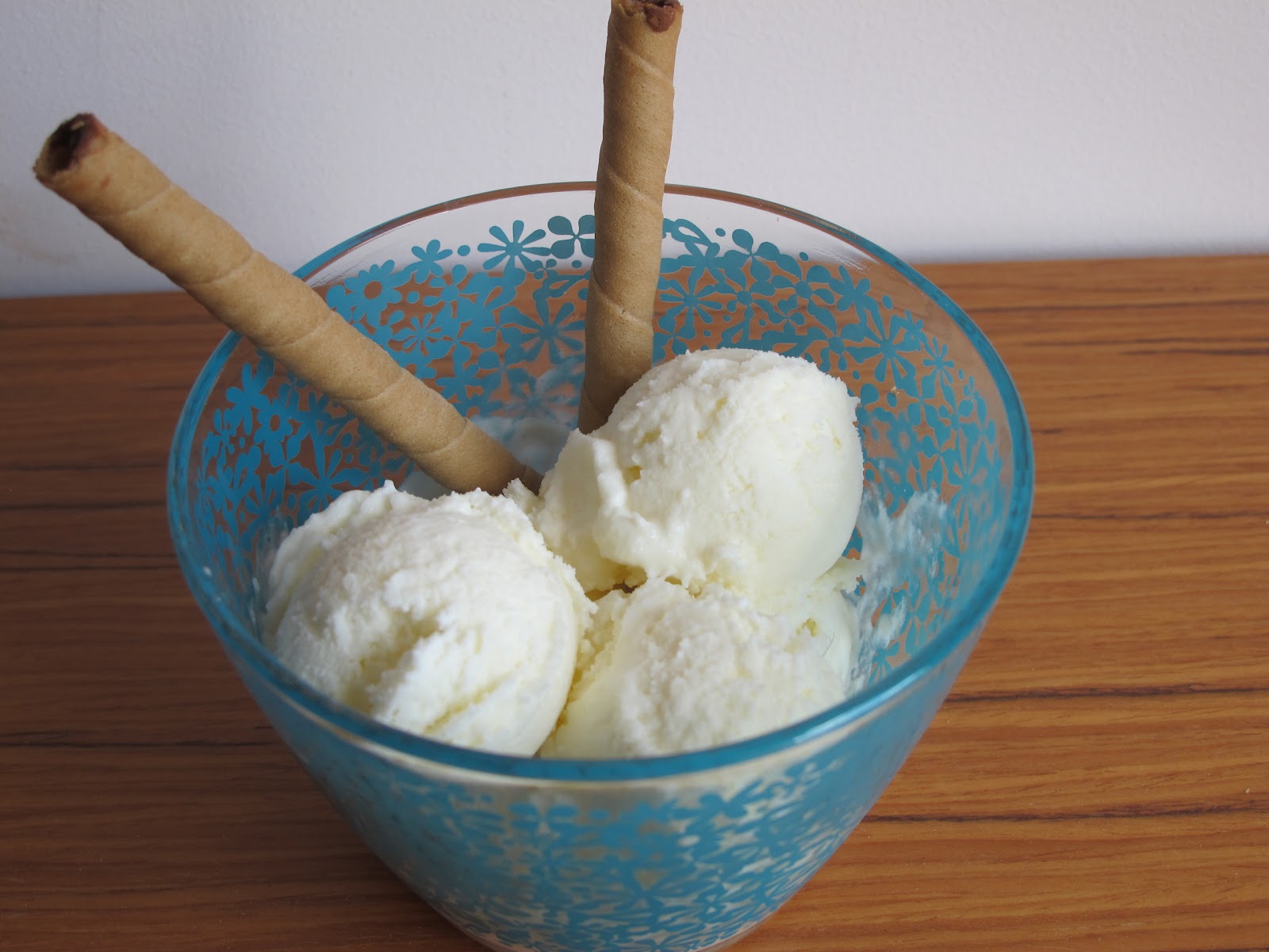La Gata Curiosa: HELADO DE COCO